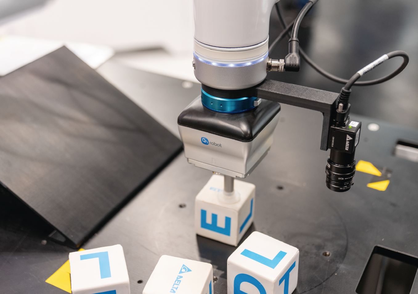 OnRobot VGC10 Vacuum Gripper - Delta D-Bot Ecosystem - Delta Electronics EMEA